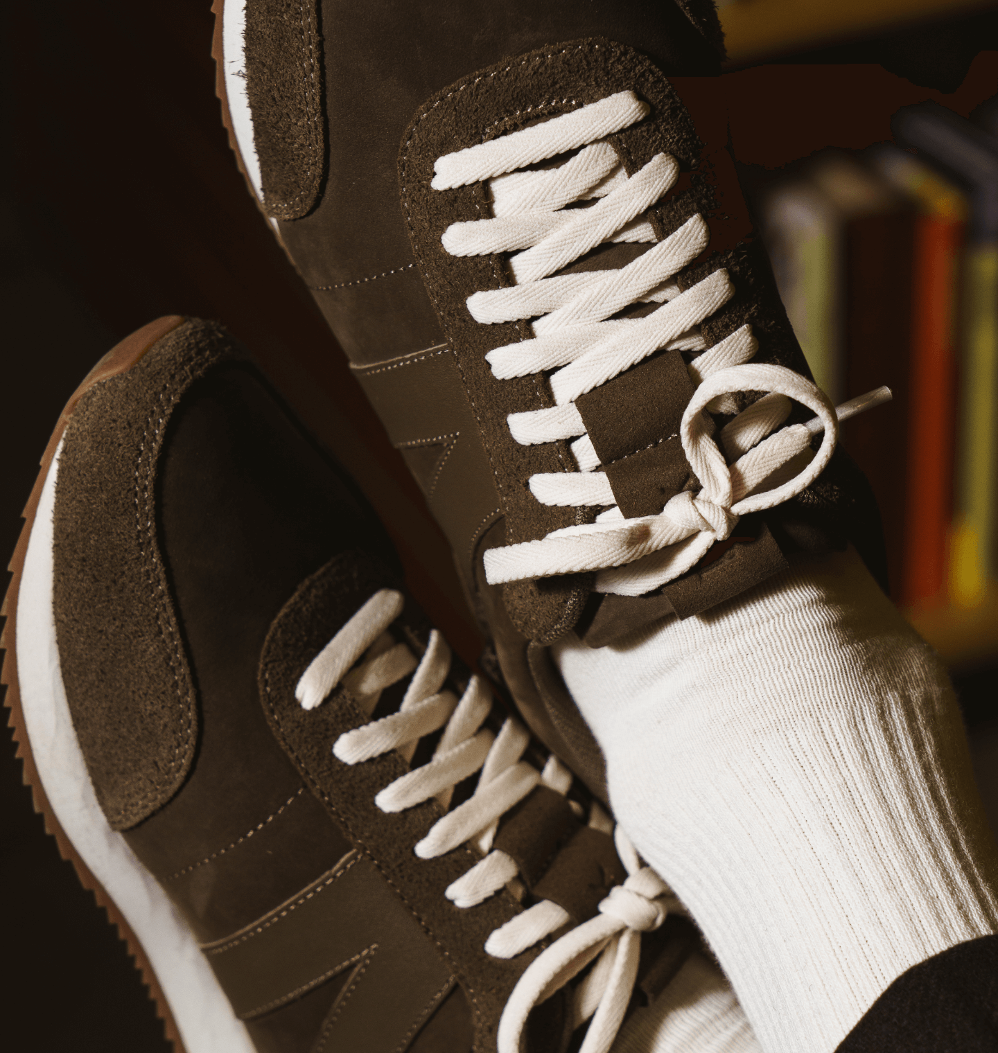 how to draw shoes laces